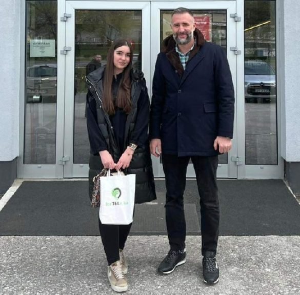 Sarajevska učenica Fatima Hadžić osvojila zlatnu medalju na ...